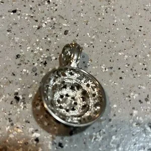 Premier Designs | Jewelry | Premier Designs Nora Round Pendant With ...